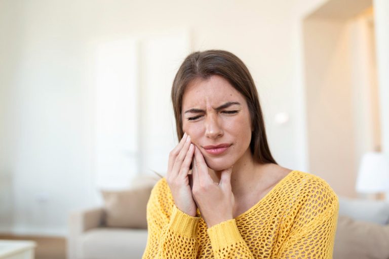 Dental fistula – causes, symptoms, and treatment options - Smilesonic